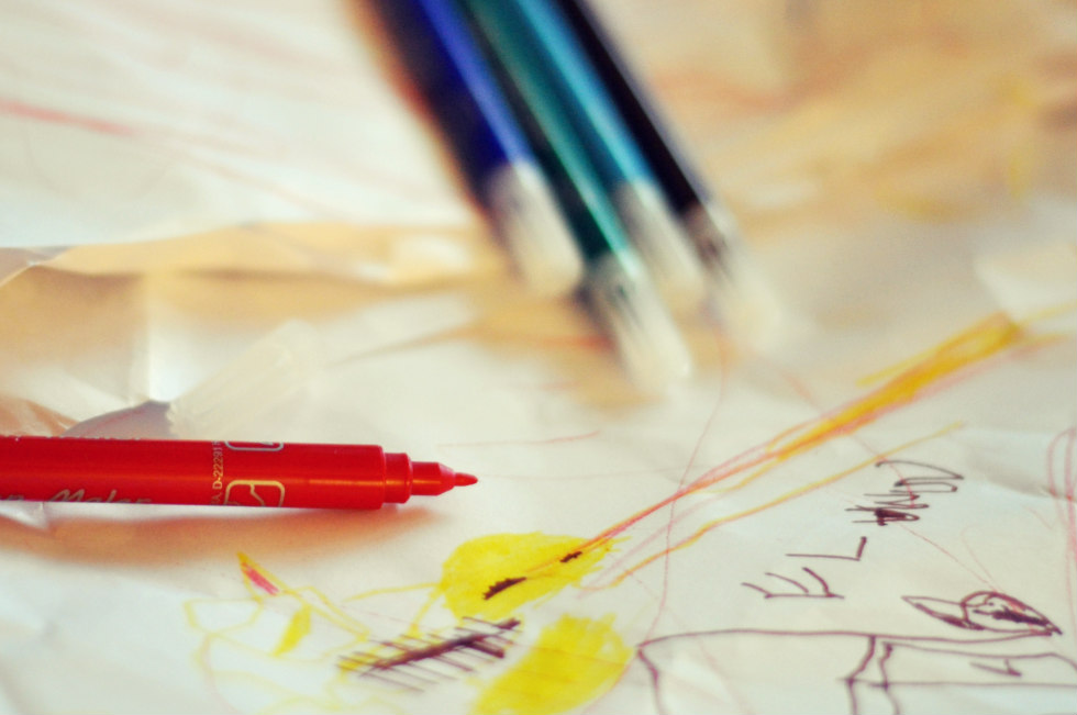 Stifte_Rot_Kinderzeichnung_malen - Verflixter Alltag